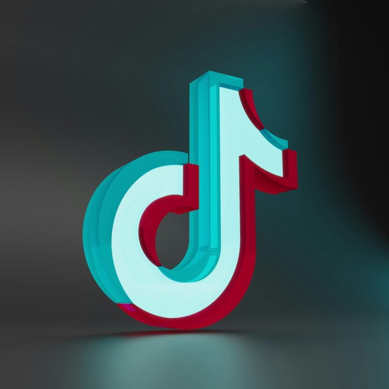 Canva App Crashing or Not Loading? Try These Fixes - PythonBlog